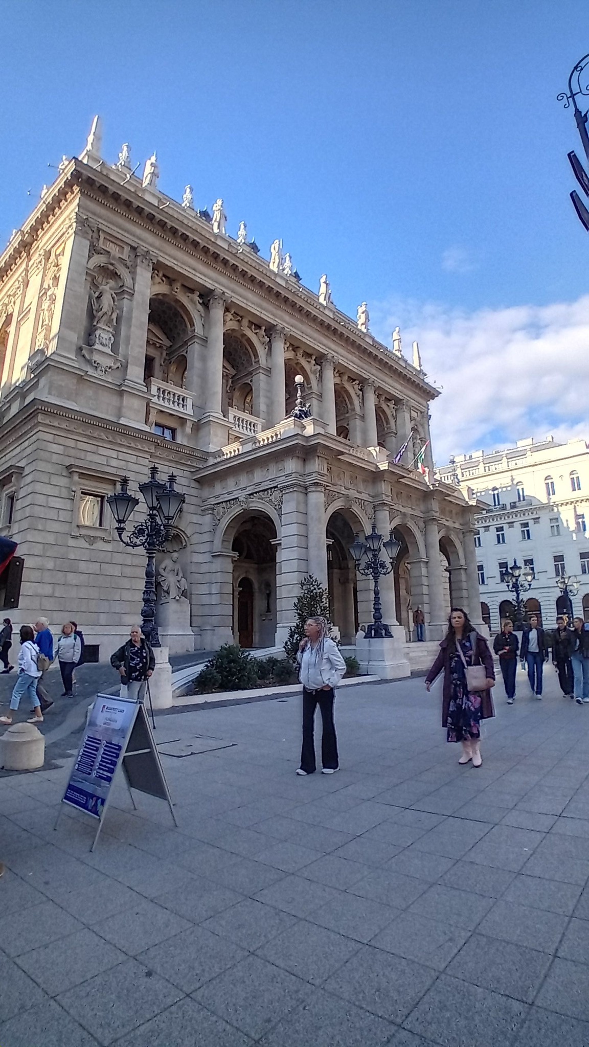 A Magyar Operaház – Budapesti képeslap III. – .:: Vásárhely.ma